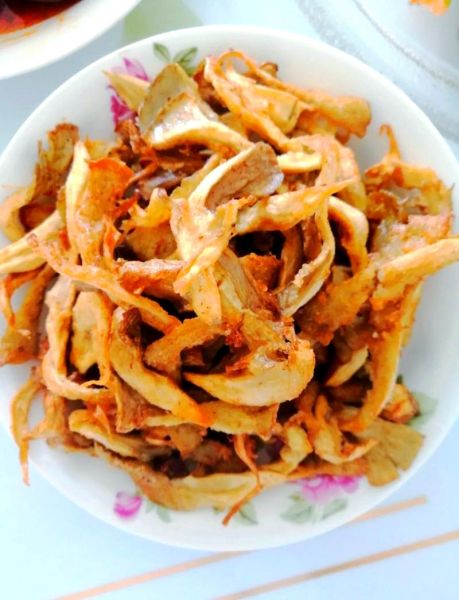 干炸蘑菇怎么做_干炸蘑菇酥脆不吸油技巧-第3张图片-山城妙识
