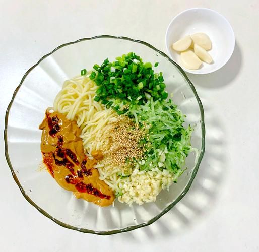 芝麻酱拌面怎么做好吃_芝麻酱拌面热量高吗-第3张图片-山城妙识