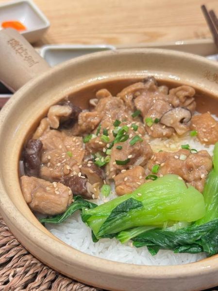 香菇滑鸡煲仔饭热量_减肥能吃吗-第2张图片-山城妙识