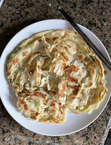 香酥葱油饼怎么做_香酥葱油饼的家常做法-第1张图片-山城妙识