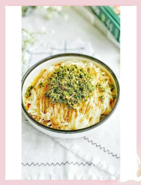 香椿面条怎么做_香椿面条的家常做法-第1张图片-山城妙识 香椿面条怎么做_香椿面条的家常做法-第1张图片-山城妙识