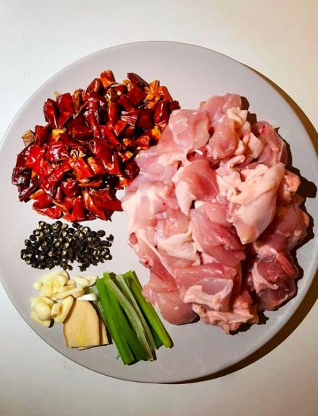 辣子鸡怎么做才正宗_家常辣子鸡做法步骤-第1张图片-山城妙识