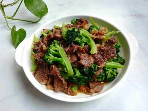 西兰花炒牛肉怎么做_牛肉炒多久才嫩-第3张图片-山城妙识