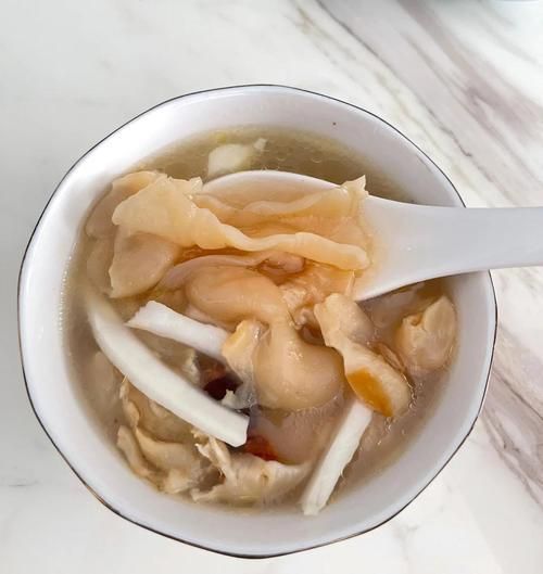 花胶椰子煲鸡汤的功效_花胶椰子煲鸡汤适合什么人喝-第2张图片-山城妙识 花胶椰子煲鸡汤的功效_花胶椰子煲鸡汤适合什么人喝-第2张图片-山城妙识