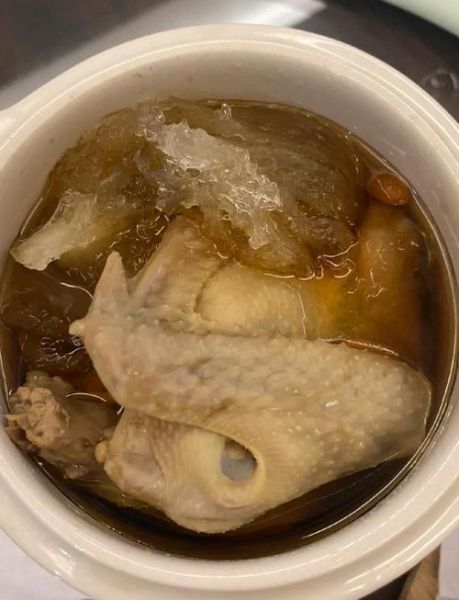 鸽子蛋炖燕窝怎么做_鸽子蛋炖燕窝的功效与禁忌-第1张图片-山城妙识