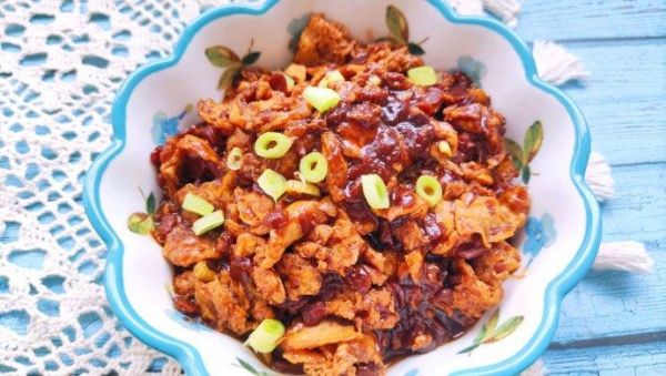 鸡蛋酱用豆瓣酱还是黄豆酱_口感差异与做法对比-第3张图片-山城妙识