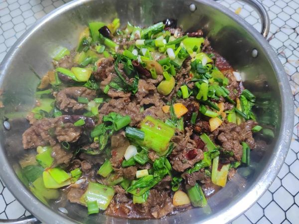 青菜烧牛肉怎么做_牛肉炖多久才软烂-第2张图片-山城妙识