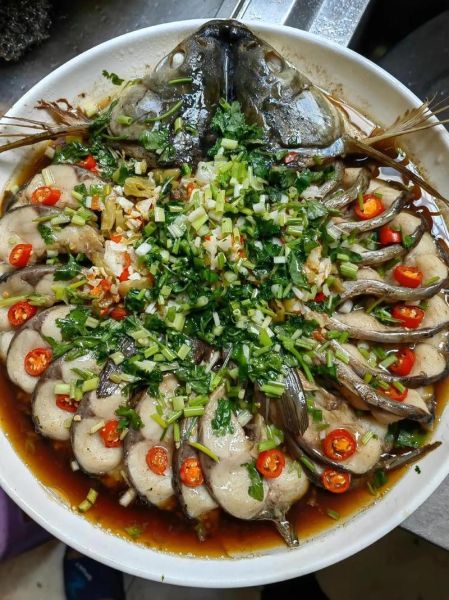 清蒸草鱼的做法和步骤视频_清蒸草鱼怎么做才鲜嫩-第1张图片-山城妙识 清蒸草鱼的做法和步骤视频_清蒸草鱼怎么做才鲜嫩-第1张图片-山城妙识