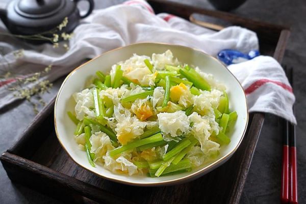 银耳和什么菜一起炒最好_银耳炒什么菜好吃又营养-第3张图片-山城妙识 银耳和什么菜一起炒最好_银耳炒什么菜好吃又营养-第3张图片-山城妙识