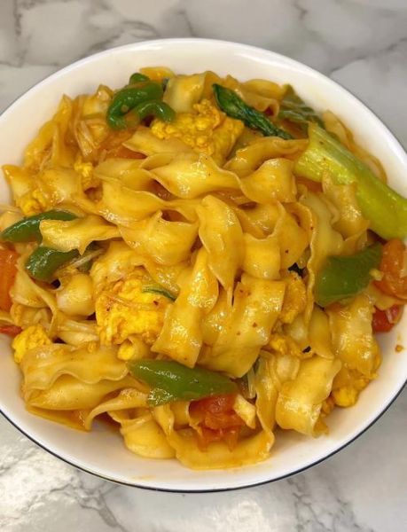 炒刀削面怎么做_炒刀削面热量高吗-第1张图片-山城妙识