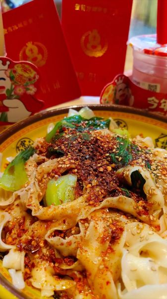 油泼面怎么做才正宗_油泼面用什么面条最好-第3张图片-山城妙识 油泼面怎么做才正宗_油泼面用什么面条最好-第3张图片-山城妙识