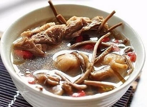 茶树菇老鸭汤怎么做_正宗做法步骤-第3张图片-山城妙识 茶树菇老鸭汤怎么做_正宗做法步骤-第3张图片-山城妙识