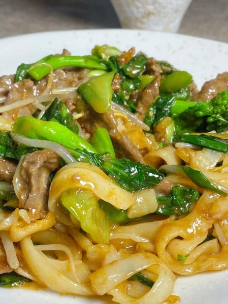 湿炒牛河怎么炒_湿炒牛河用什么河粉-第1张图片-山城妙识 湿炒牛河怎么炒_湿炒牛河用什么河粉-第1张图片-山城妙识