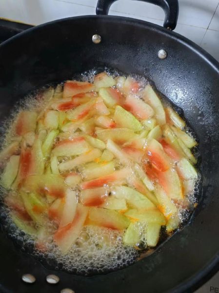 西瓜皮糖怎么做好吃_西瓜皮糖做法窍门-第1张图片-山城妙识 西瓜皮糖怎么做好吃_西瓜皮糖做法窍门-第1张图片-山城妙识