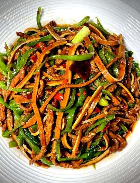 肉丝炒香干怎么炒好吃_香干炒肉丝做法大全-第1张图片-山城妙识 肉丝炒香干怎么炒好吃_香干炒肉丝做法大全-第1张图片-山城妙识