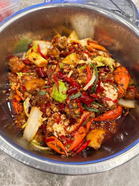 香辣蟹怎么吃图解_香辣蟹正确吃法步骤-第3张图片-山城妙识