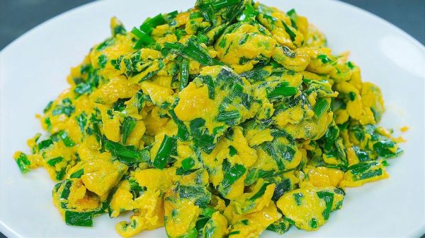 韭菜炒鸡蛋怎么炒好吃_韭菜炒鸡蛋图片大全-第1张图片-山城妙识