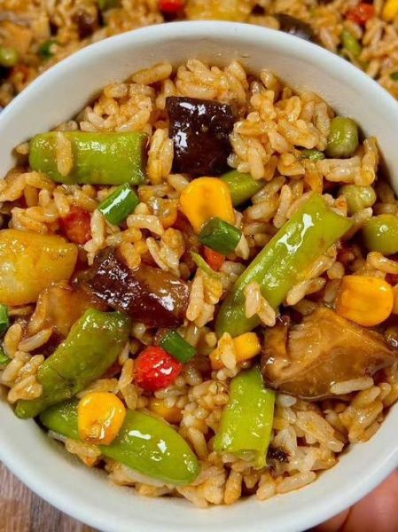 豆角焖饭电饭锅怎么做_豆角焖饭水米比例是多少-第1张图片-山城妙识 豆角焖饭电饭锅怎么做_豆角焖饭水米比例是多少-第1张图片-山城妙识