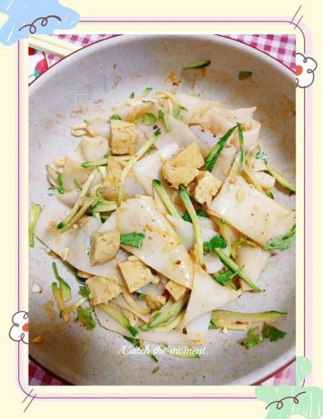 小麦淀粉凉皮怎么做_为什么用小麦淀粉更筋道-第1张图片-山城妙识 小麦淀粉凉皮怎么做_为什么用小麦淀粉更筋道-第1张图片-山城妙识