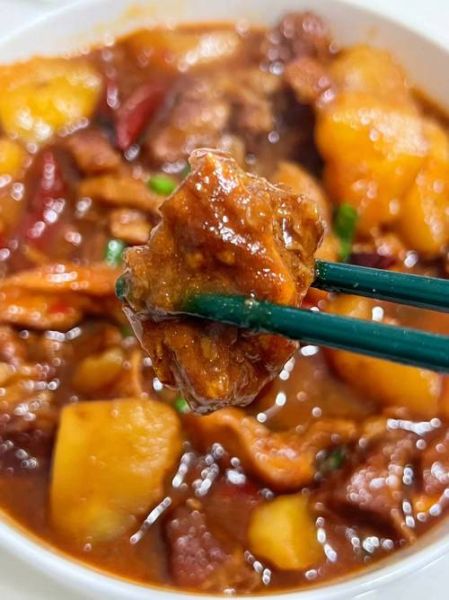 红烧牛肉土豆怎么炖才烂_红烧牛肉土豆窍门-第1张图片-山城妙识 红烧牛肉土豆怎么炖才烂_红烧牛肉土豆窍门-第1张图片-山城妙识