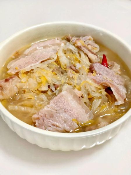 酸菜白肉粉丝汤怎么做_酸菜白肉粉丝汤怎么做好吃-第1张图片-山城妙识 酸菜白肉粉丝汤怎么做_酸菜白肉粉丝汤怎么做好吃-第1张图片-山城妙识