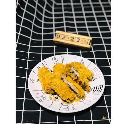 面包糠炸鸡翅根怎么做_炸鸡翅根酥脆不掉皮-第2张图片-山城妙识