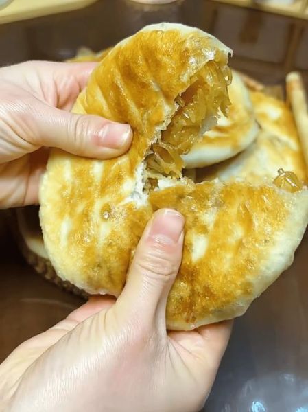 馅饼面是发面还是死面_馅饼用什么面才酥软-第1张图片-山城妙识 馅饼面是发面还是死面_馅饼用什么面才酥软-第1张图片-山城妙识