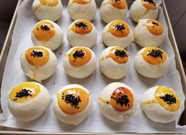 蛋黄酥怎么做视频教程_蛋黄酥配方比例-第2张图片-山城妙识