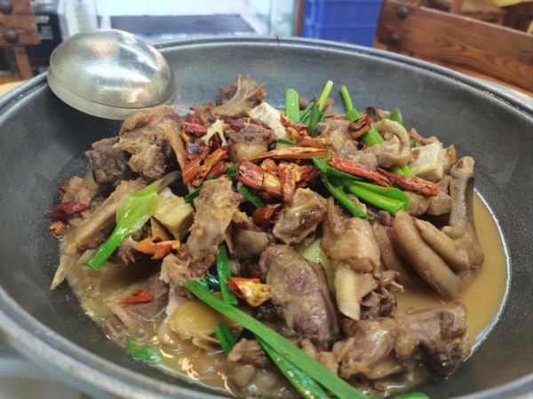 鹅火锅怎么做_鹅火锅的做法大全集窍门-第1张图片-山城妙识