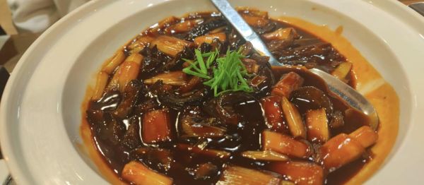 葱烧海参多少钱一盘_正宗葱烧海参价格-第1张图片-山城妙识