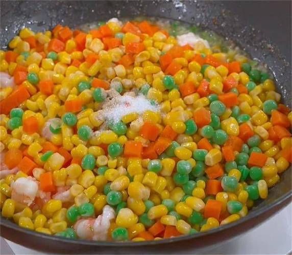 速冻虾仁玉米怎么做_速冻虾仁玉米需要焯水吗-第3张图片-山城妙识