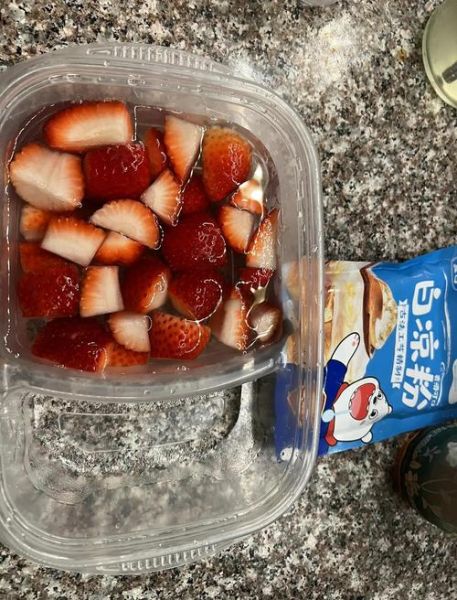 草莓果冻怎么做_草莓果冻做法详细步骤-第1张图片-山城妙识