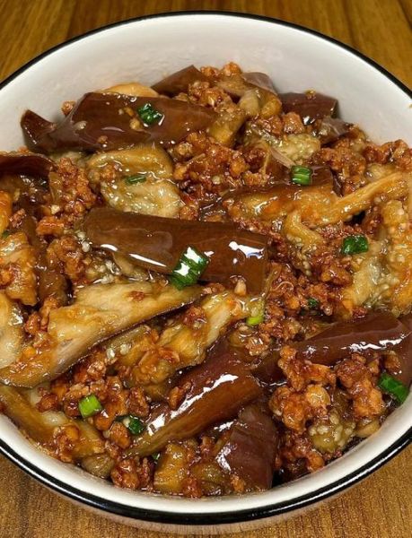 茄子怎么做好吃又简单步骤_家常茄子做法-第1张图片-山城妙识