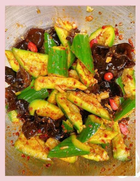 凉拌黄瓜木耳怎么做_凉拌黄瓜木耳用焯水吗-第1张图片-山城妙识