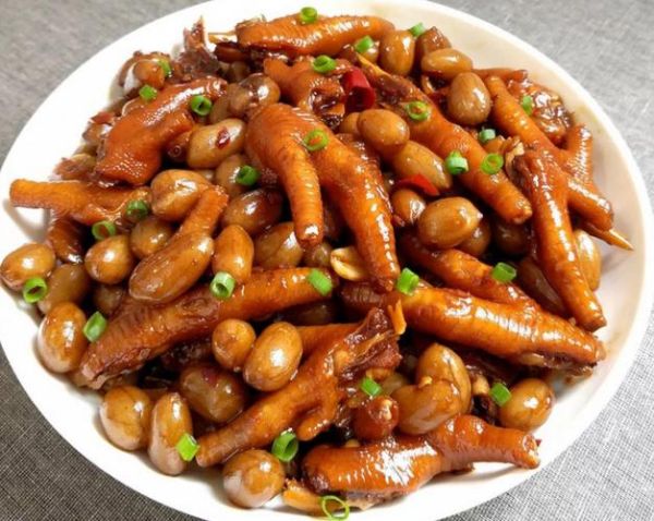 鸡爪烧花生米怎么做_鸡爪烧花生米好吃吗-第1张图片-山城妙识