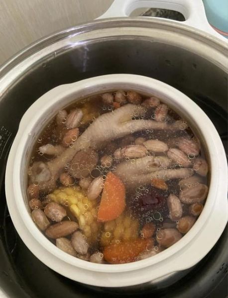 鸡爪烧花生米怎么做_鸡爪烧花生米好吃吗-第3张图片-山城妙识