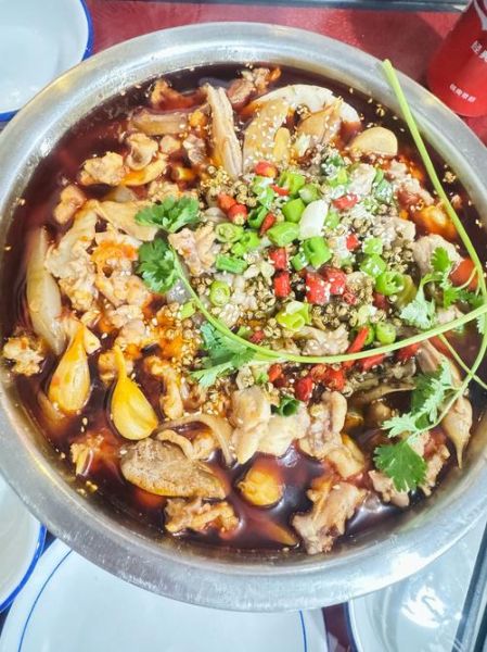 红烧兔肉配什么菜好吃_红烧兔肉搭配推荐-第1张图片-山城妙识