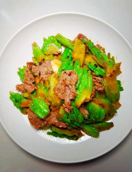 苦瓜炒肉怎么炒不苦_苦瓜炒肉先炒哪个-第1张图片-山城妙识 苦瓜炒肉怎么炒不苦_苦瓜炒肉先炒哪个-第1张图片-山城妙识