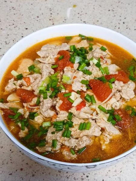 金针菇番茄汤的做法_金针菇番茄汤的功效-第1张图片-山城妙识