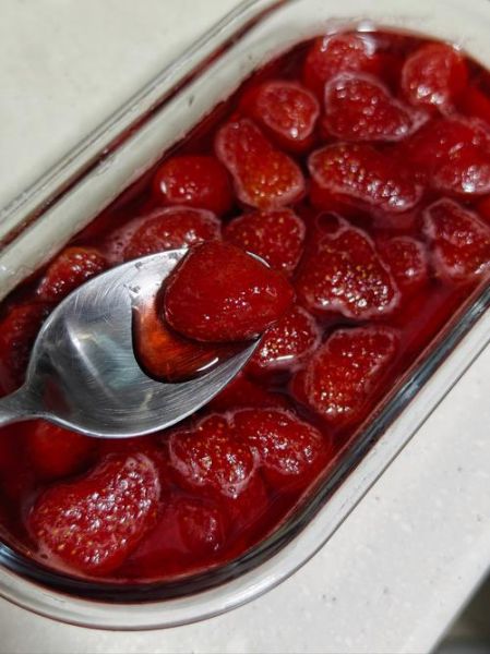 草莓酱怎么吃_草莓酱可以做什么甜品-第1张图片-山城妙识 草莓酱怎么吃_草莓酱可以做什么甜品-第1张图片-山城妙识