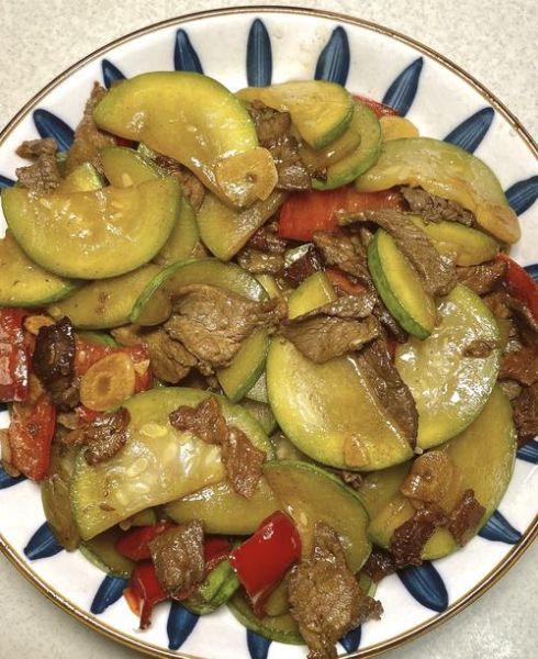 瓠子炒肉怎么做_瓠子炒肉要焯水吗-第1张图片-山城妙识 瓠子炒肉怎么做_瓠子炒肉要焯水吗-第1张图片-山城妙识