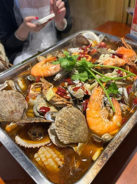 海鲜乱炖一锅鲜怎么做_海鲜乱炖用什么锅最好-第2张图片-山城妙识