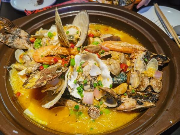 海鲜乱炖一锅鲜怎么做_海鲜乱炖用什么锅最好-第3张图片-山城妙识
