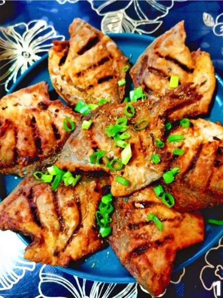 香煎平鱼怎么不粘锅_香煎平鱼的做法窍门-第2张图片-山城妙识