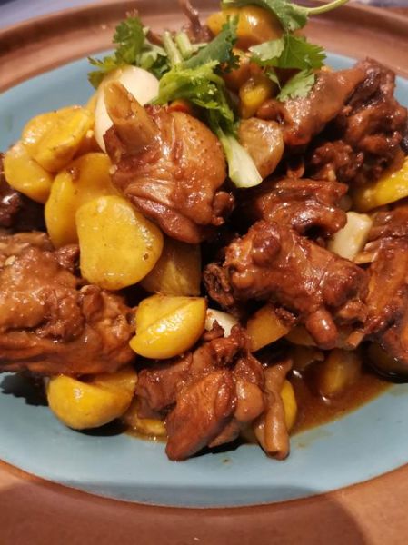 板栗烧鸡怎么做才正宗_正宗板栗烧鸡用什么鸡-第1张图片-山城妙识 板栗烧鸡怎么做才正宗_正宗板栗烧鸡用什么鸡-第1张图片-山城妙识