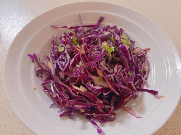 和紫甘蓝一起凉拌的菜有哪些_紫甘蓝凉拌怎么搭配好吃-第1张图片-山城妙识 和紫甘蓝一起凉拌的菜有哪些_紫甘蓝凉拌怎么搭配好吃-第1张图片-山城妙识