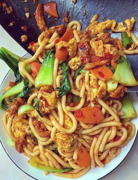 炒土豆粉怎么炒不粘锅_炒土豆粉需要焯水吗-第2张图片-山城妙识 炒土豆粉怎么炒不粘锅_炒土豆粉需要焯水吗-第2张图片-山城妙识