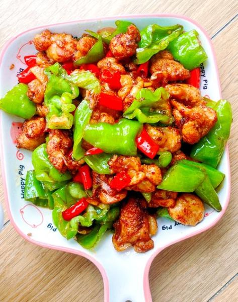 青椒炒鸡翅根怎么做好吃_家常做法步骤-第1张图片-山城妙识 青椒炒鸡翅根怎么做好吃_家常做法步骤-第1张图片-山城妙识