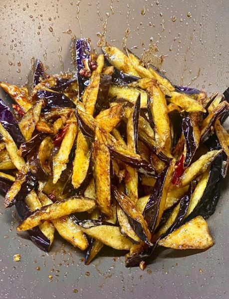 茄子怎么炸才外酥里嫩_炸茄子不吸油技巧-第1张图片-山城妙识