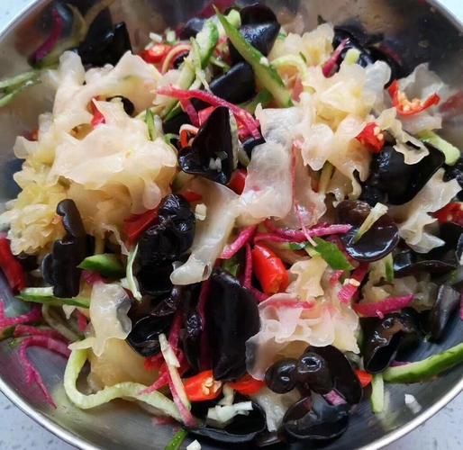 银耳拌凉菜怎么做_银耳凉拌需要焯水吗-第1张图片-山城妙识 银耳拌凉菜怎么做_银耳凉拌需要焯水吗-第1张图片-山城妙识